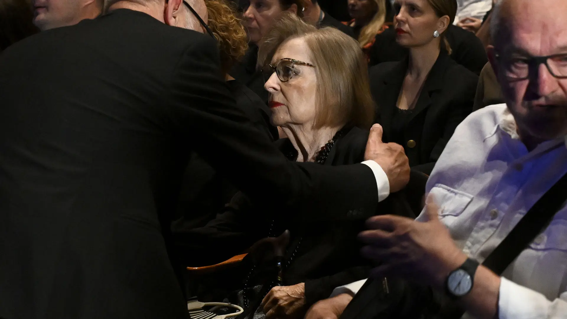 Gabi Novak prvi put u javnosti nakon smrti sina: Nema od bola došla na komemoraciju